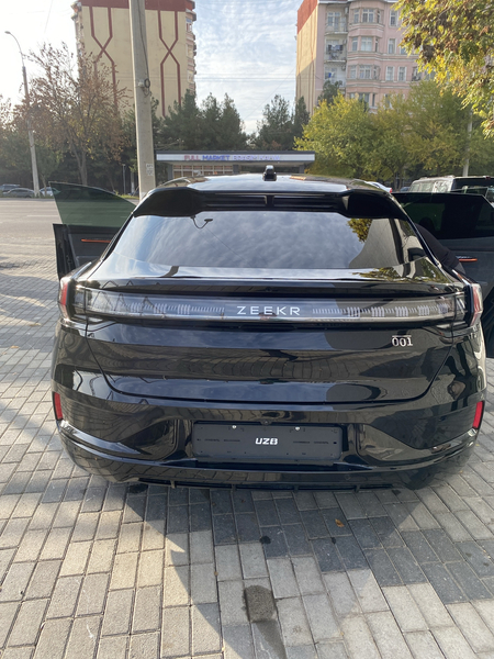 ZEEKR 001 z - sport do res