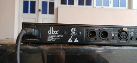 DBX 223 XL crossover