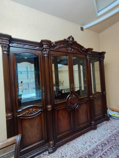 Срочно продаётся италянский мебел