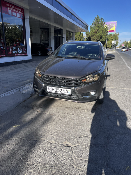 Lada vesta 1.8