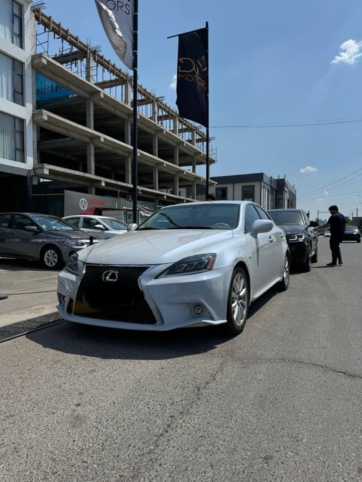 Продаётся Lexus is 300