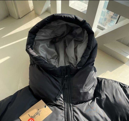 Куртка от бренда Stussy