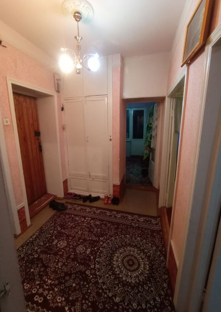 Срочно продается квартира в городе Ангрен!!!