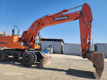 Продаётся Экскаватор DOOSAN 210
