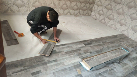 Tarkit laminat Pol qilamiz