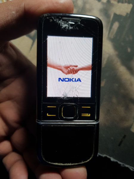 nokia 8800e-1 sotiladi.