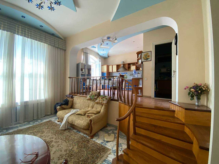 Продается дом 600 кв.м. на участке 4 сотки, улица Аральская