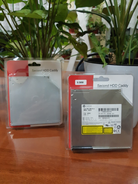Внутренние DVD-RW SATA дисководы для ноутбуков.