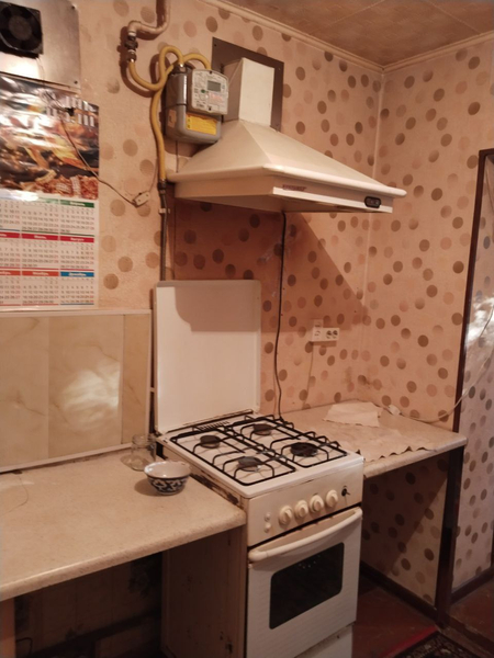 1 ком 18.м2 чистая с обстановкой на втором этаже. Спутник 4. 250 у.е.