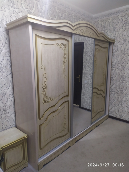 В связи с переездом срочно продаем спальный гарнитур!