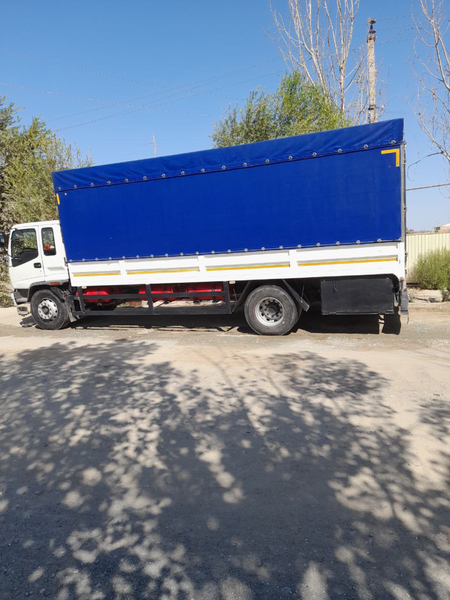 Isuzu 10 tonnalik 2015 yil