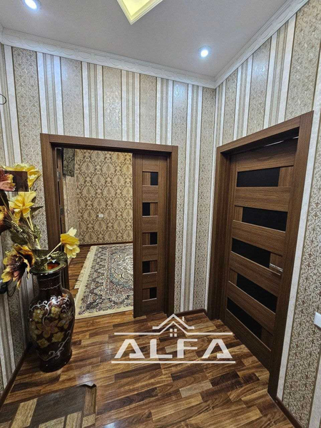 2 xonali 70m² 3-qavat sotiladi.