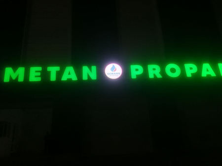 Bukva,banner Tashqi reklama