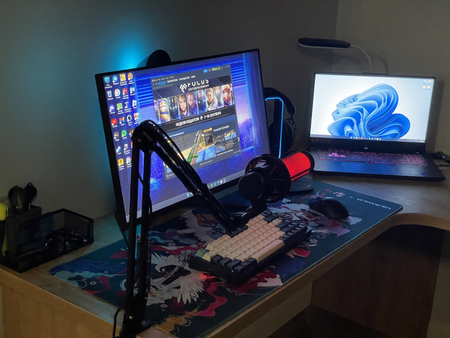 Новый микро HyperX quadcast с держателем(пантографом) от Neweer