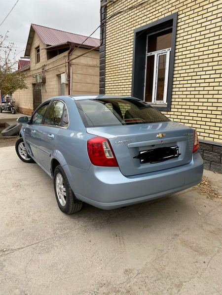 lacetti 2011 sotiladi