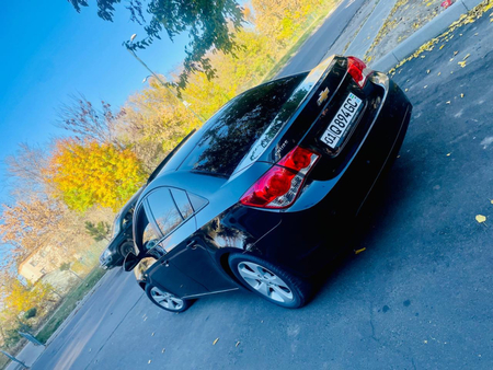 Lacetti cruze srochna sotiladi