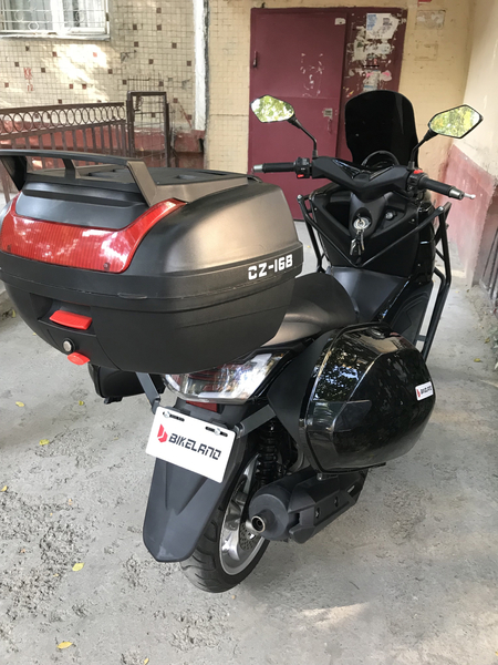 model sukuter maksi