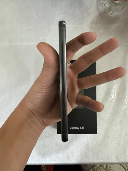 Продается Samsung S23 256 GB