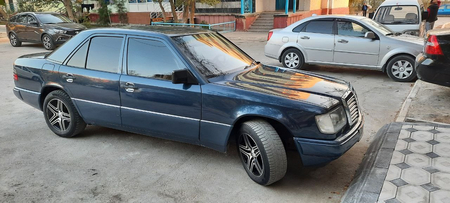 Продам в хорошем состоянии Мерседес W124