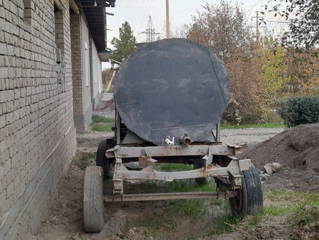 4.8 tonna suv ketadi