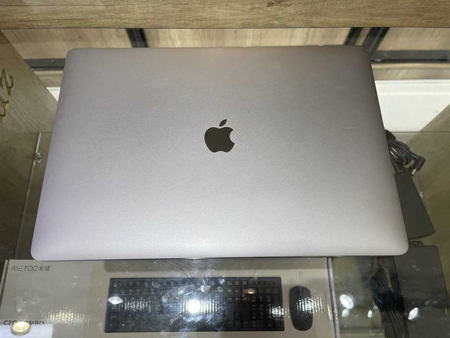 Macbook PRO 15 Intel Core i9-9880H озу32гб 512ssd Radeon Pro 560X 4гб