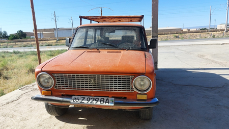 Rangi qizil matorga javob narxini kelishamiz