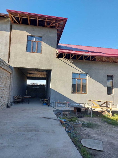 Янги курилиши тугалланмаган ховли сотилади