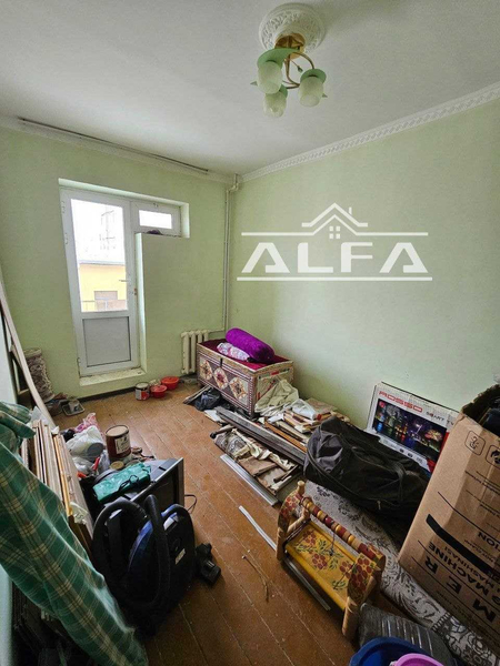 3 xonali 80m² 3-qavat sotiladi.