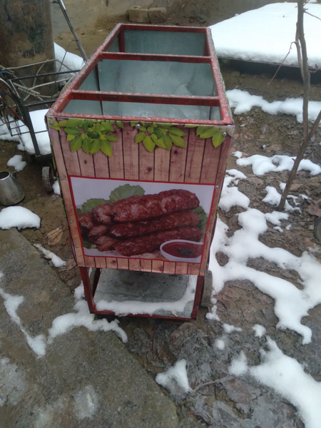 Shashlik sotish aravasi