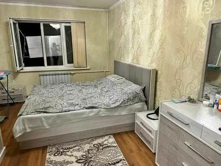 Улица Бобура. Продам 3 комнатную. Балкон 2/6