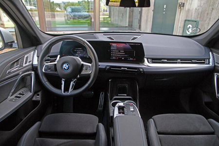 Gonzo Motors - BMW IX1 xDrive30 (full)