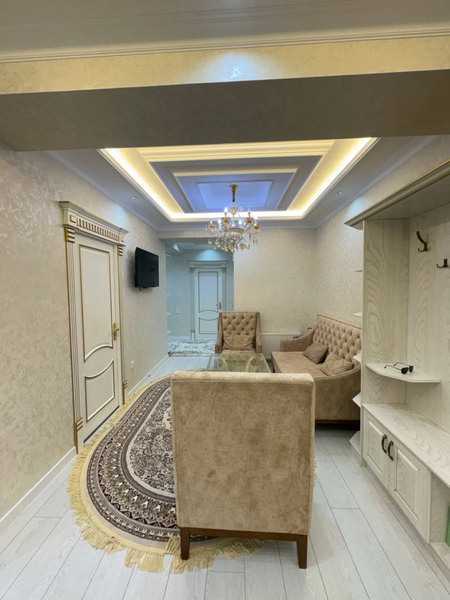 Продается 4 ком. Квартира на 2 этаже площадью 123 кв.м. Ор. Жасмин