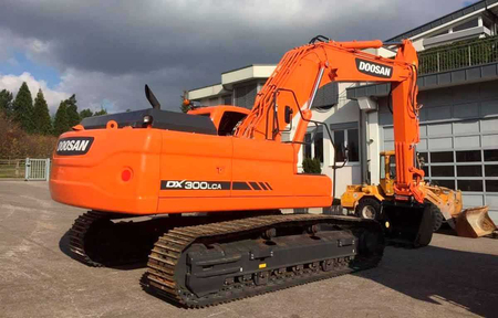 Doosan экскаватор гусеничный  DX300LCA-7m  ковш 1,72