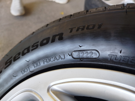 R14 Diska Balon Spark Nexia larga tushadi.