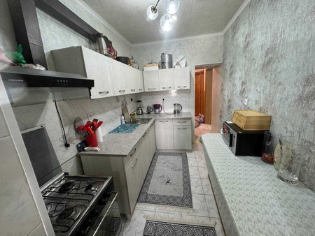 2 / 5 / 5 комнат. 77 Серия. 60 м2. Метро. Новза.