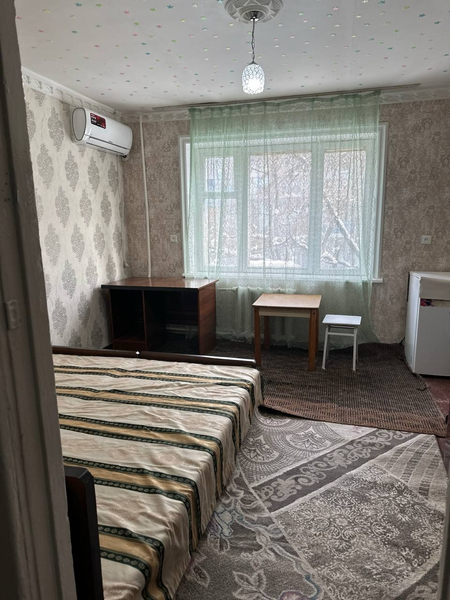 Чилонзор 4 Парк Гофур Гулом 1 комната Голер