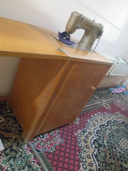 Продается швейная машинка