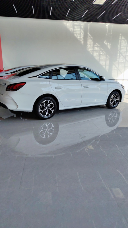 Avtomobil MG 5 Великобритании  Конкурент Chevrolet Monza