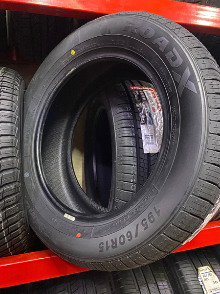 Продается автошины ROADX 195/60R15 88H rxmotion