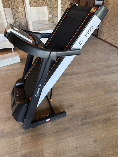 Беговая дорожка Maxfitness E-3000