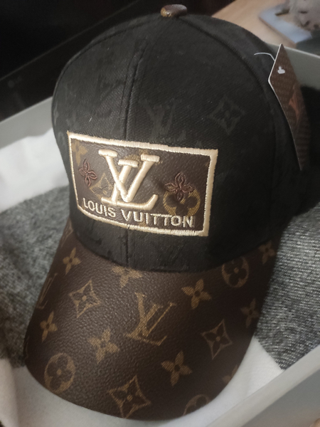 Стильная мужская , женская кепка -бейсболка от LV