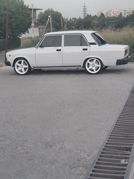 Vaz 21 07 sotiladi