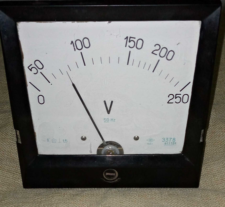 Вольтметр на 250 В (нерабочий)