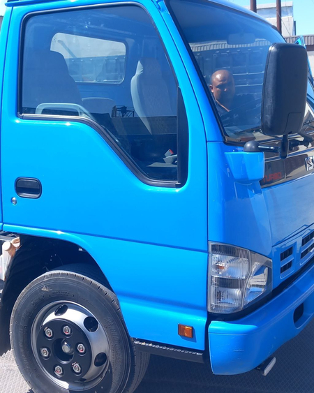 Isuzu samasval sotiladi tez va arzon puli  42000$