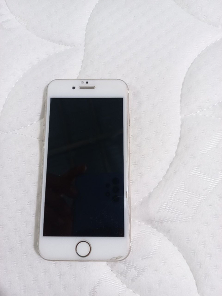 iPhone 7 gold 128 gb sroshni sotiladi