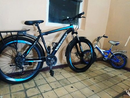 Katta va kichik velosipedlar