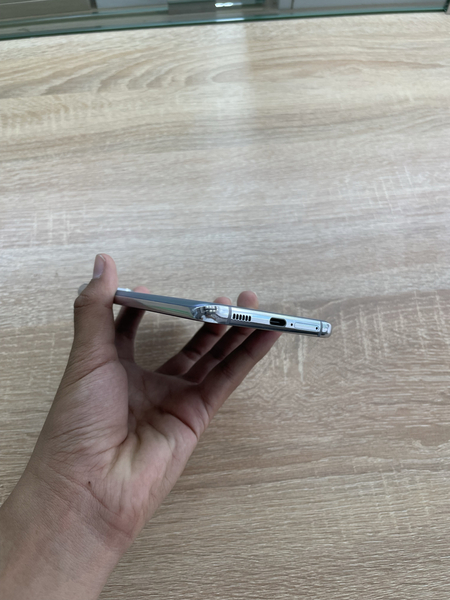 Samsung galaxy s21+ 8/256gb holati ideal