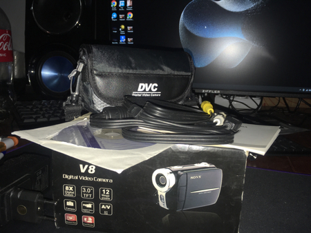 Sony video kamera sotiladi