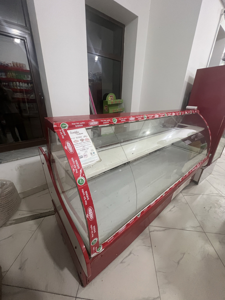 продается холодильник для магазина