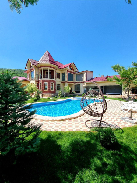 Dacha humson ajoyib tabiyat qoynida joylashgan 24 kishilik dacha 250$